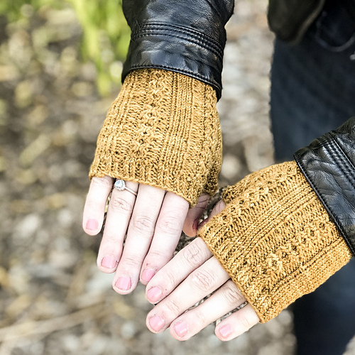 Ravelry: Iris Mitts pattern by Rachael Raimo - Maven Crafted