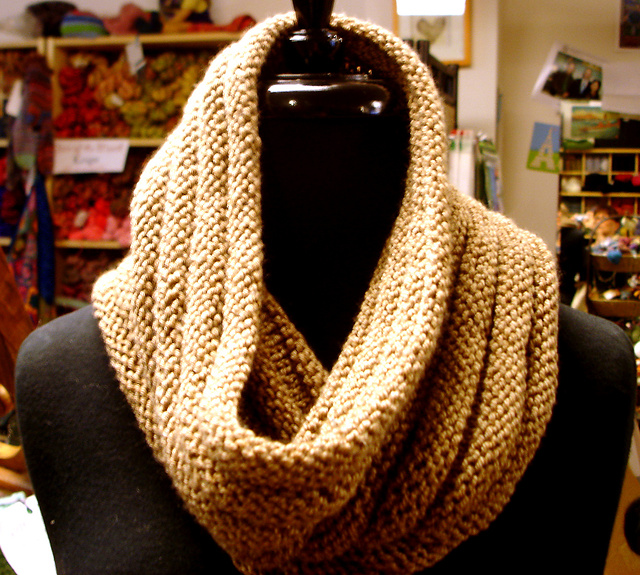 Ravelry: Horizontal Ribbed Cowl pattern by Maxine Levinson