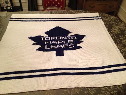 Ravelry: Toronto Maple Leafs Chart pattern by Twisted Bark Designs