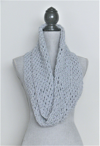 Ravelry: Mobius Shawl pattern by Meadowvale Studio