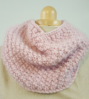 Ravelry: Callie Cosy Cowl pattern by Busy Gnome