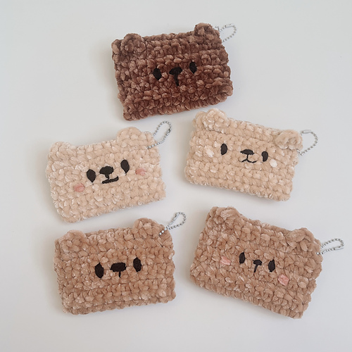 Ravelry: Easy Animals Pouch pattern by Meemanan