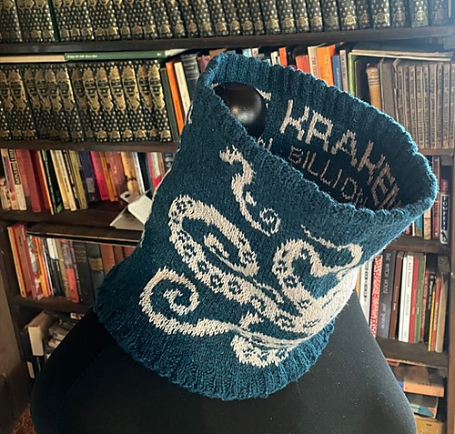 Ravelry: Reversible Octopus Cowl pattern by Cathy Dobson