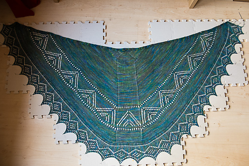 Ravelry: Mountain Breeze Faroese Shawl pattern by Nazanin S. Fard