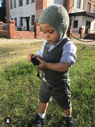 Ravelry: Shelly bonnet pattern by Marina Balambaeva