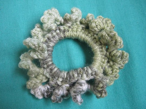 Ravelry: Mini chain and loop Scrunchie pattern by Meladoras Creations
