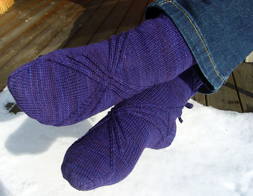 Ravelry: Manolo pattern by Yarnissima