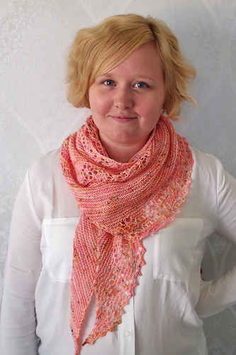 Ravelry: Nurmilintu pattern by Heidi Alander