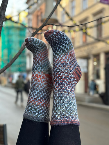 Ravelry: Stjernestøvsokker pattern by Merete Norheim Strikkedesign