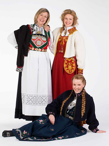 Ravelry: Bunadskofte Lundeby pattern by Merete Norheim Strikkedesign