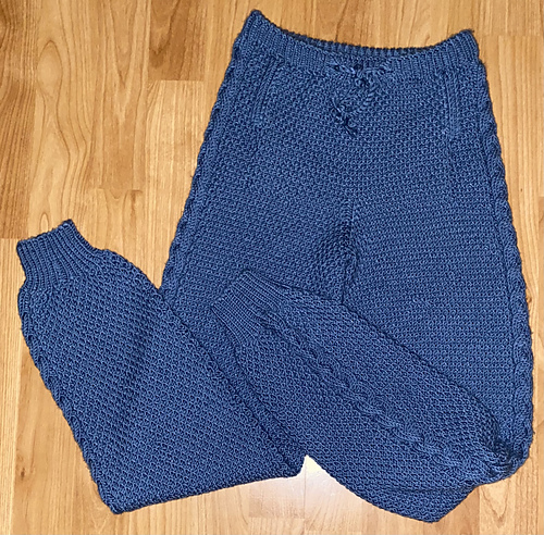 Ravelry: Blåne Flettefint barnesett pattern by Merill Holøyen