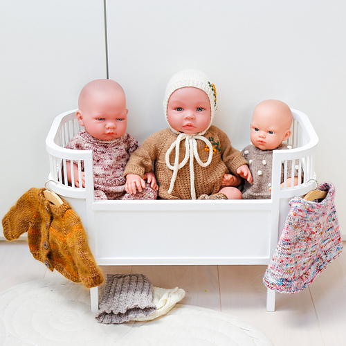 Ravelry: Min dukkegarderobe 2 pattern by Mette Hvitved