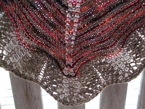 Ravelry: Jitterbug Shoulderette pattern by Mia Dehmer / VickeVira