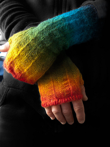 Ravelry: Jaywalker Mitts pattern by SaBine Vogelpoth