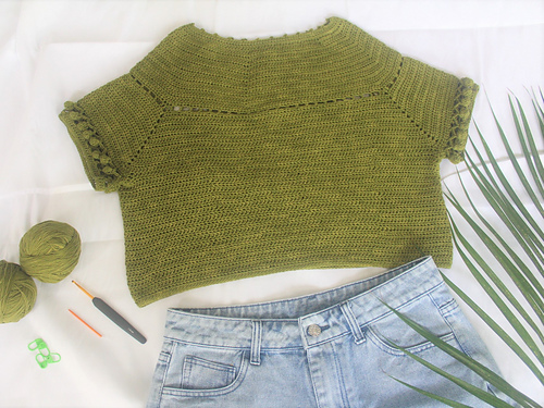 Ravelry: Easy cozy top pattern by Komal Raj