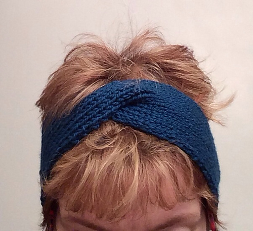 Ravelry: Hot Mess Headband pattern by Heather Walpole