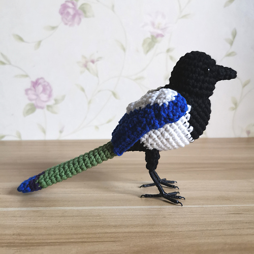Ravelry: Pica Pica Magpie pattern by Midnight Silva