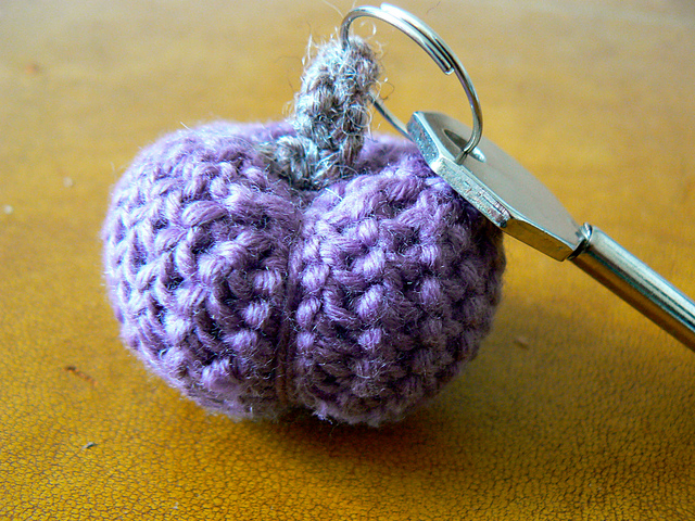 Ravelry: Plum pattern by CraftyAnna