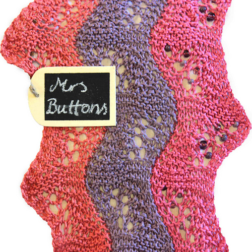Ravelry: Japanese Feather Reversible pattern by Mrs Buttons