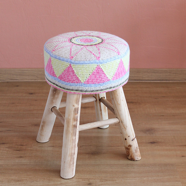 Ravelry: Egyptian Star Flower Stool pattern by Nerissa Muijs