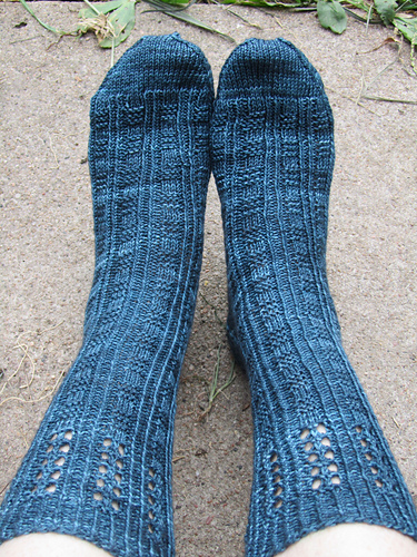 Ravelry: Couplet pattern by Bonnie Sennott