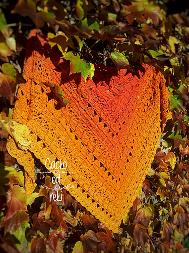 Ravelry: Romanca shawl / Chusta Romanca pattern by Monika Marek