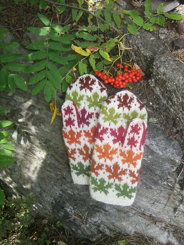 Ravelry: Maple Leaves Mittens pattern by Natalia Moreva