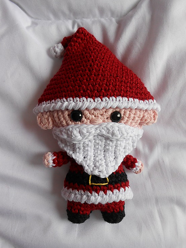 Ravelry: Santa Coin Purse pattern by Laura Sutcliffe
