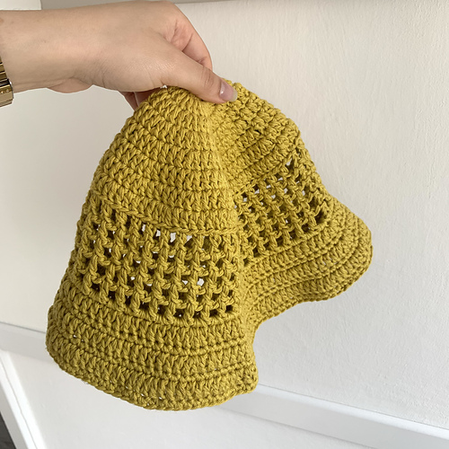 Ravelry: Mesh Bucket Hat pattern by Monica Nanni