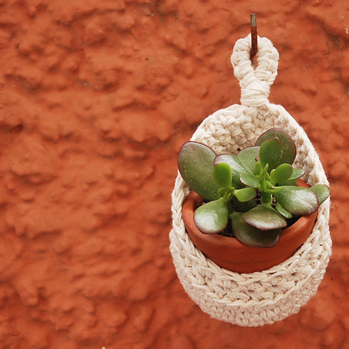 Ravelry: Hanging Pod pattern by Roseanna Murray