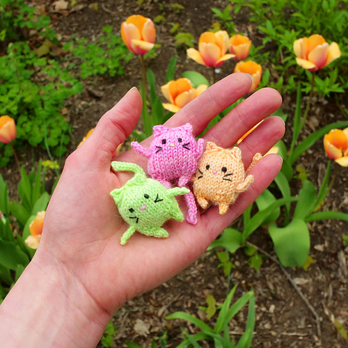 Ravelry: Tiny Bipedal Cats pattern by Anna Hrachovec