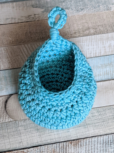 Ravelry: Hanging Air Plant Basket pattern by Carrie Shook Modest Twine