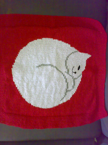 Ravelry: Cat Pillow pattern by Val Lov