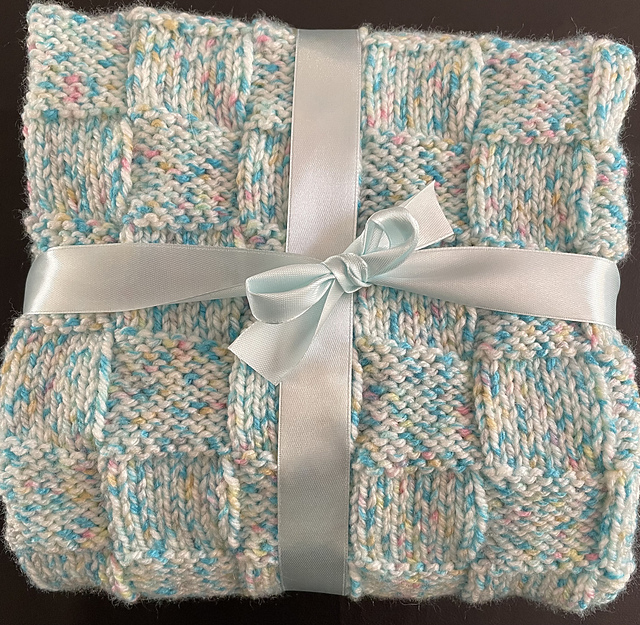 Ravelry: Beginner Reversible Baby Blanket pattern by Mollie May