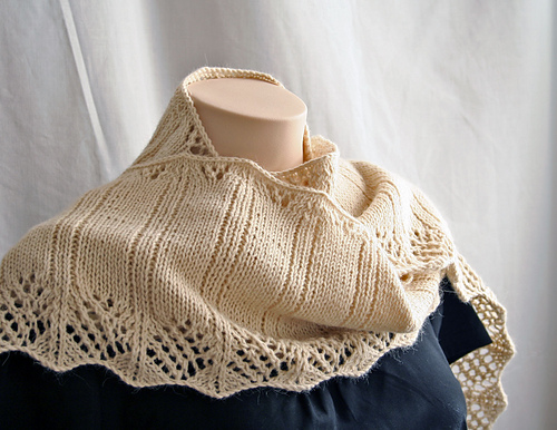 Ravelry: Early Fall Scarf pattern by Monique Gascon