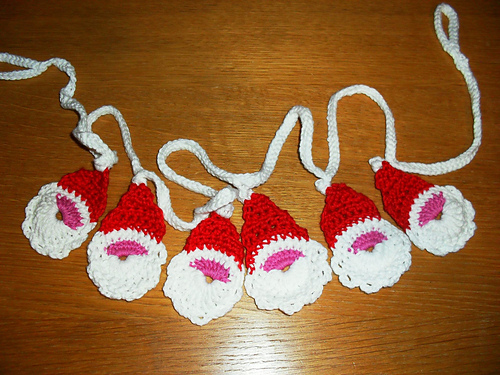 Ravelry: Santa Garland pattern by Handmade by Shazza