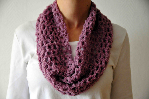 Ravelry: Caterina Cowl pattern by Fiber Flux / Jennifer Dickerson