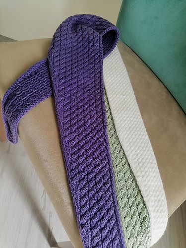 Ravelry: Glossy scarf pattern by Moonlightknitss