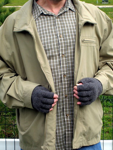 Ravelry: Men's Driving Gloves or Fingerless Gloves pattern by Tara Clark