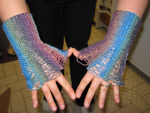 Ravelry: Spider web gauntlets pattern by Rowan Martindale