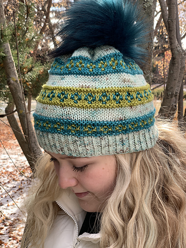 Ravelry: Holly Jolly Hat pattern by Jodi Brown