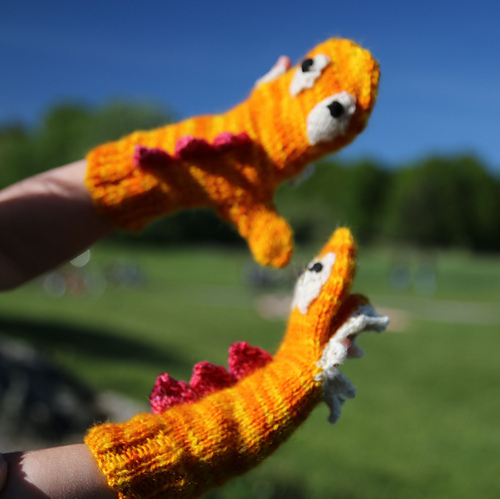 Ravelry: Convertible Monster Mittens pattern by Doreen Blask