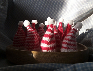 Ravelry: Mini Santa Hat & Elf Hat ~ for Ferrero Rocher pattern by ...