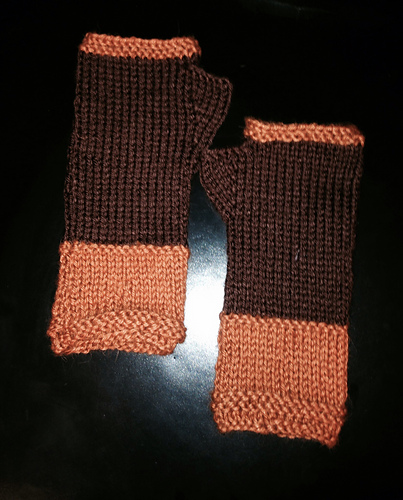 Ravelry: Favorite T Mitts pattern by Rebecca Shepler