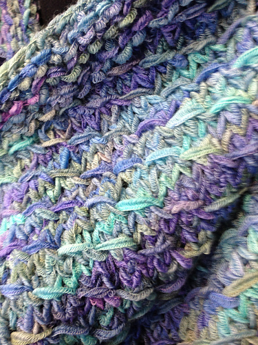 Ravelry: Cedar Cone Cowl pattern by Leslie Taylor