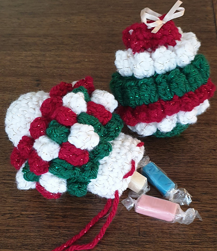 Ravelry: Fancy Christmas Bauble pattern by Susan Mukumi