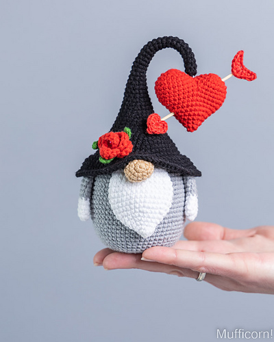 Ravelry: Gnome with heart and arrow pattern by Olga Chemerys