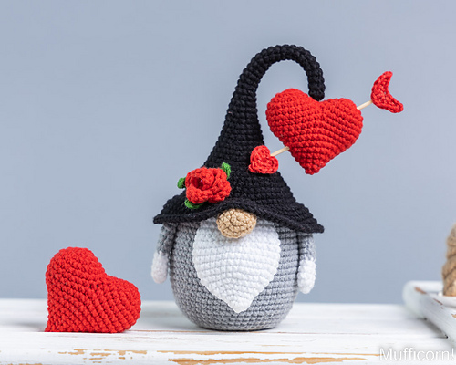 Ravelry: Gnome with heart and arrow pattern by Olga Chemerys