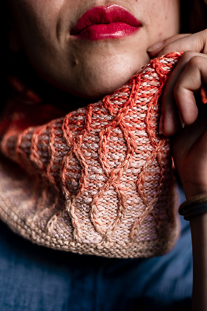 Ravelry: Ginger Gradient Cables Cowl pattern by Kimberly Kalnoki