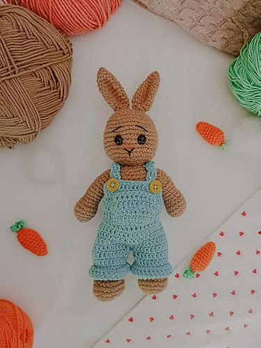Ravelry: Peter Rabbit Amigurumi pattern by Ruddy Rodríguez